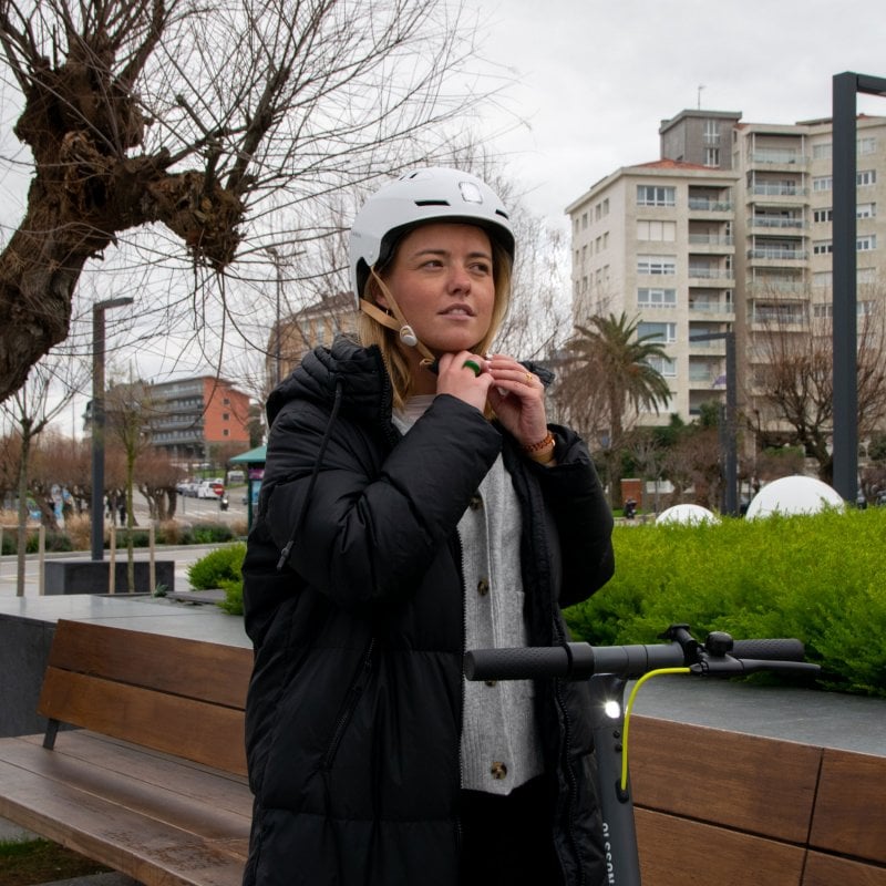 Olsson and Brothers Urban Light Casco S/M Blanco | PcComponentes.com