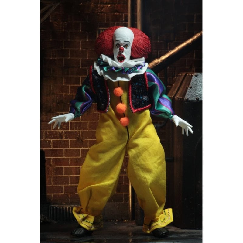 Neca IT Pennywise Clothed 1990 Figura 20 cm | PcComponentes.com