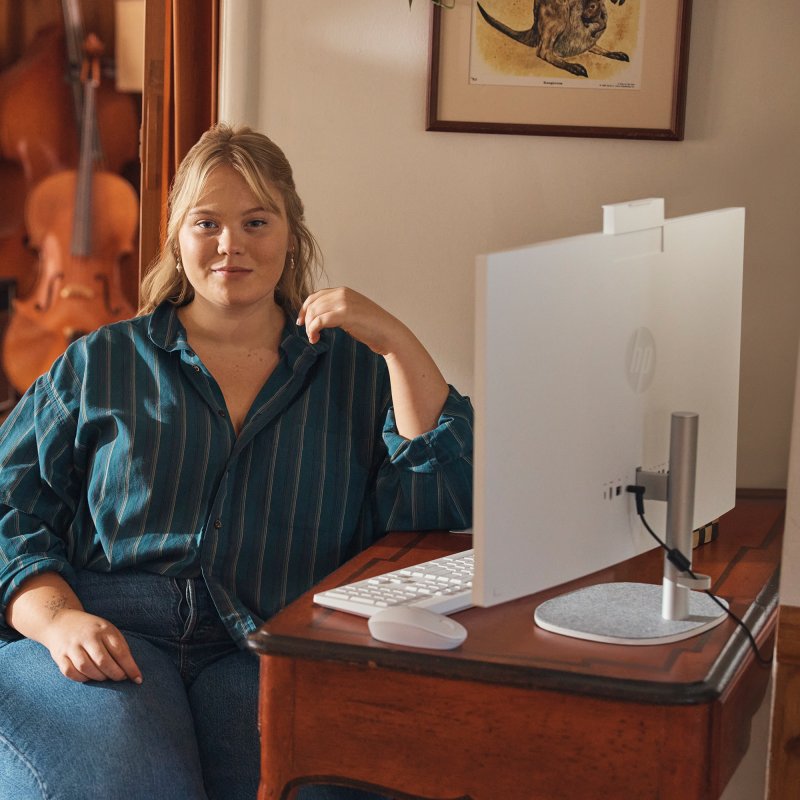 HP All-in-One 27-cr0008ns AMD Ryzen 3 7320U/8GB/512GB SSD/27 ...