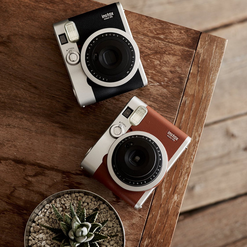 Fujifilm Instax Mini 90 Neo Classic Marrón | PcComponentes.com